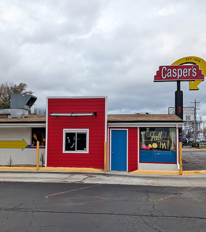 This cheerful red-and-blue diner proves that big flavor can come from the most unassuming spots&mdash;Springfield hospitality at its finest.