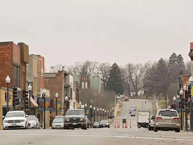 These quiet avenues prove that quality of life isn't measured by population size but by community warmth.