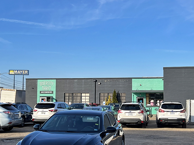 The busy parking lot tells the tale - Richmond residents have discovered their neighborhood's best-kept thrifting secret.