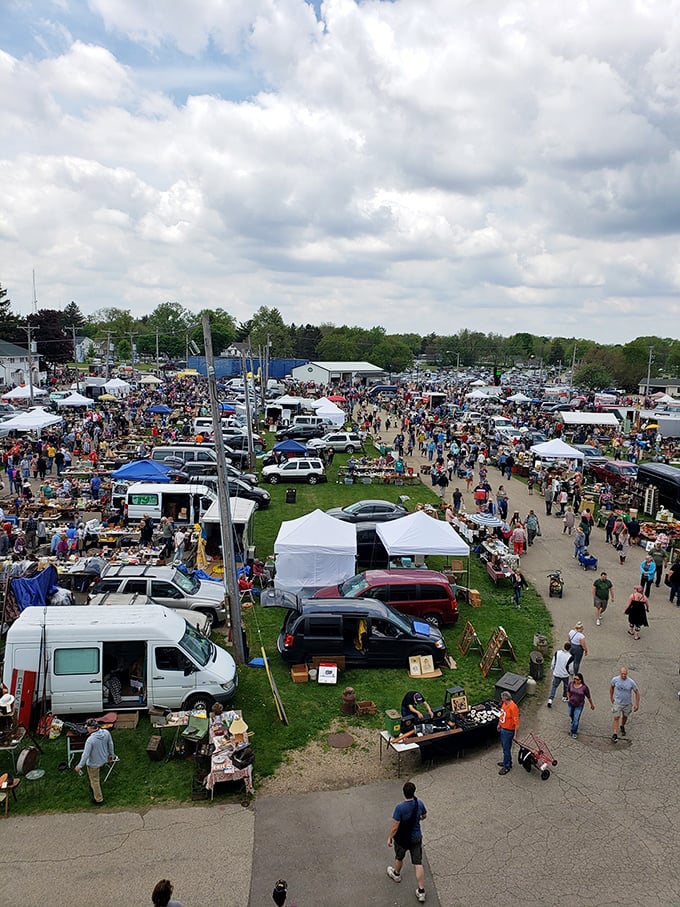 From above, this market resembles a small city where treasure seekers gather for weekend adventures.