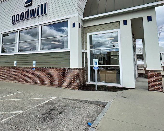 Bright, welcoming spaces like this make you forget you're shopping for pre-loved items at incredible prices.