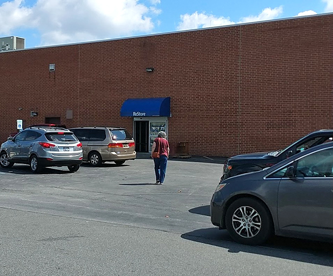The unassuming blue awning marks the spot where home renovation dreams come true. DIYers' paradise at prices that won't break the bank!
