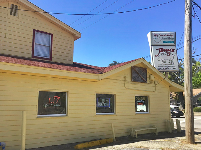 Jerry's sunny yellow exterior has been a Pensacola landmark for decades. That second-story deck has seen generations of burger lovers!