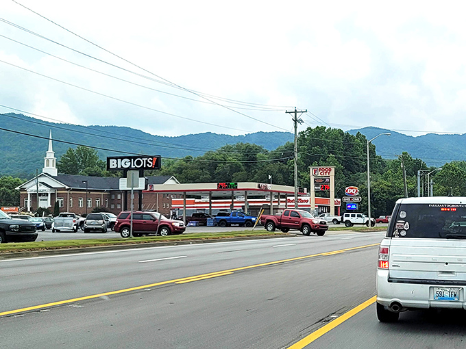 Small-town living gets a cosmic twist in Middlesboro, where mountain views come free with your affordable slice of paradise.