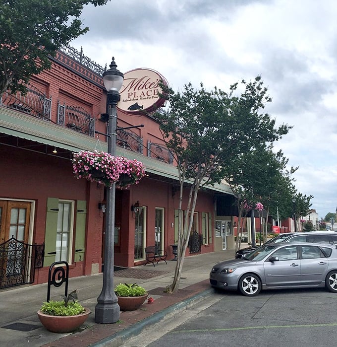 Those hanging baskets and street lamps set the stage for memorable meals in Conway's heart.