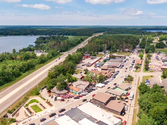 Nisswa's bustling downtown and nearby lakes create the perfect balance of community and nature for budget-conscious retirees.