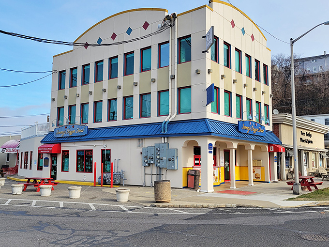 Border town benefits meet hometown hospitality in this Warren County shopping paradise.