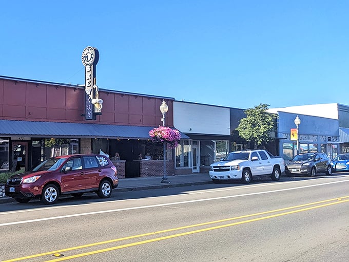 Classic small-town Oregon, where the buildings are modest but the welcome is grand.