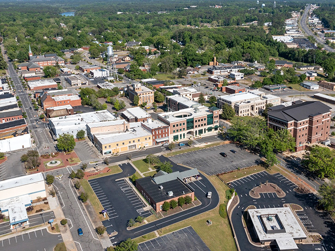 Tree-lined streets and unhurried pace create the perfect recipe for peaceful living. 