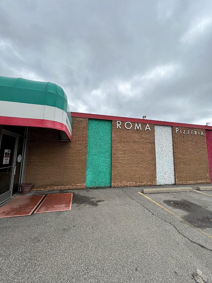 The Italian flag colors aren't just for show &ndash; Roma delivers old-country flavors with every perfect slice.