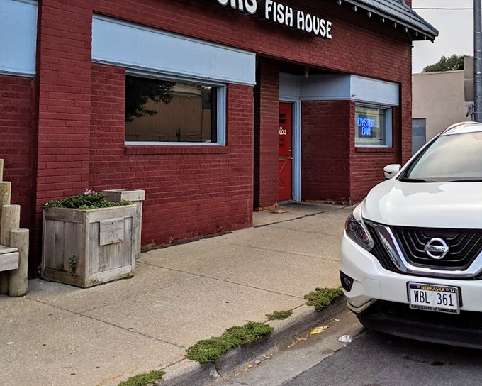 This Leavenworth legend keeps things simple - great fish, cold beer, good times. 