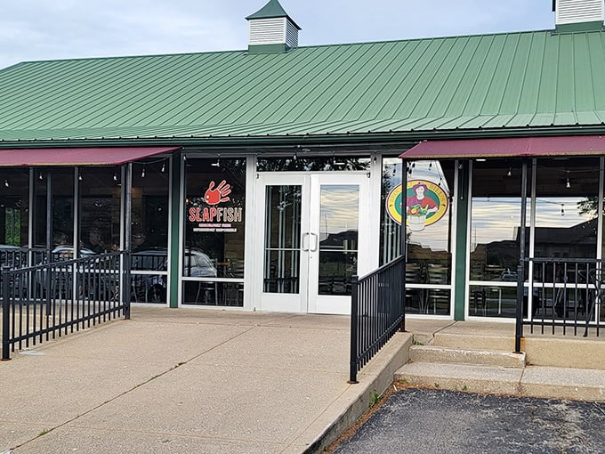 Green roof, fresh approach &ndash; Slapfish brings modern seafood shack vibes to Noblesville with sustainable catches and creative twists.