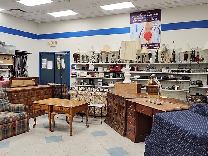 Classic architecture meets modern thrift shopping in this well-organized treasure hunter's paradise below.