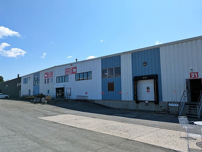 Door 21 might as well be Platform 9¾—a magical entrance to a world where industrial history meets modern design sensibility.