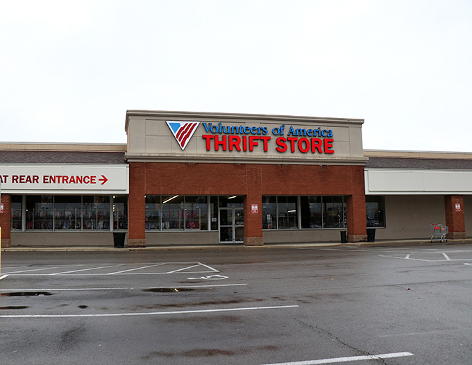 The classic storefront promises traditional thrift values: great finds, great prices, and support for veterans all in one stop.