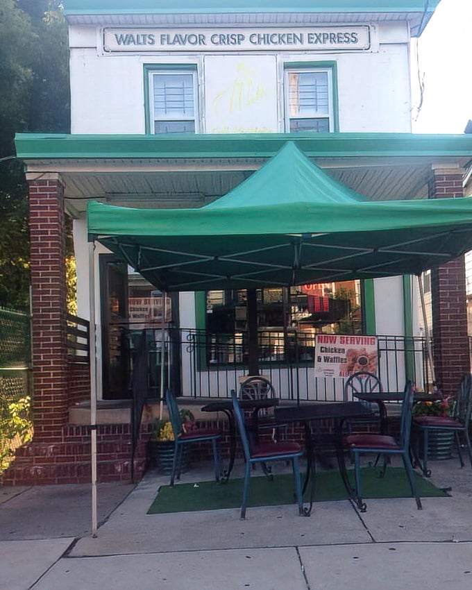 The outdoor seating at Walt's invites you to enjoy your crispy treasures in the fresh air &ndash; if you can wait that long.