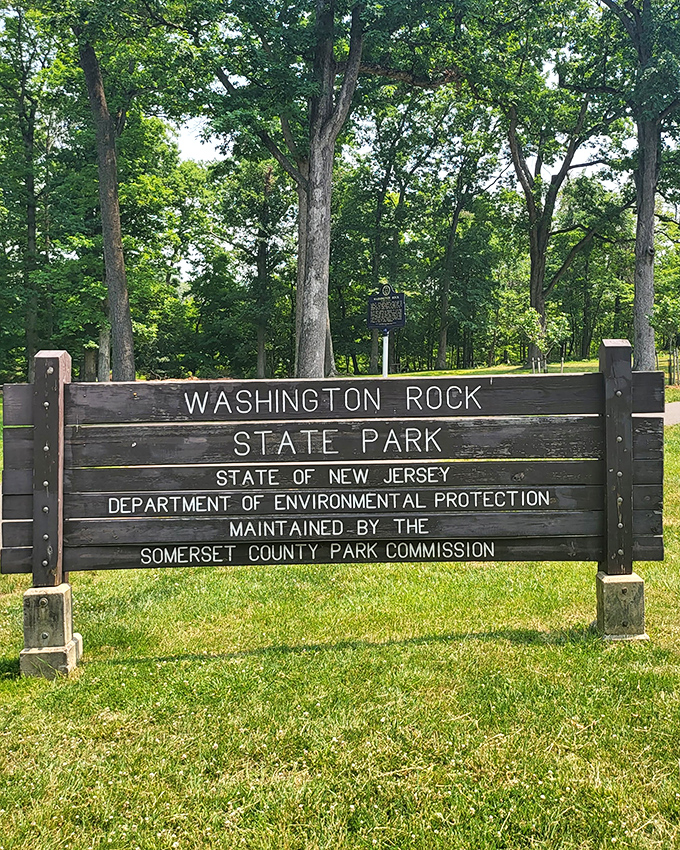 The entrance to Washington Rock State Park promises big rewards in a perfectly sized package.