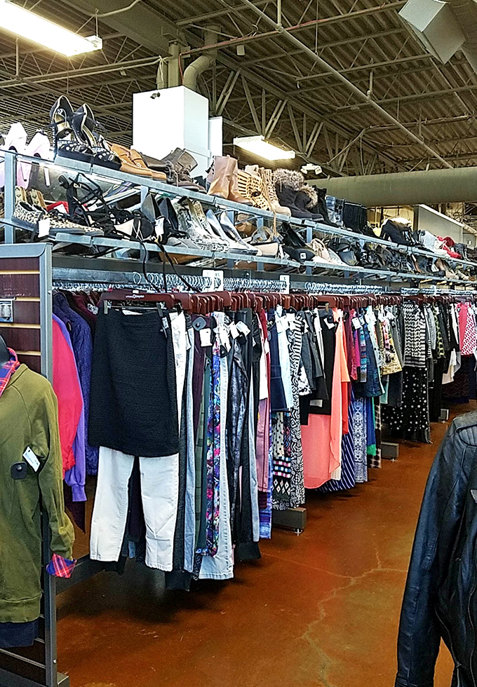 Shoes above, clothes below—this vertical merchandising maximizes space while minimizing your hunt time. Efficiency never looked so stylish!