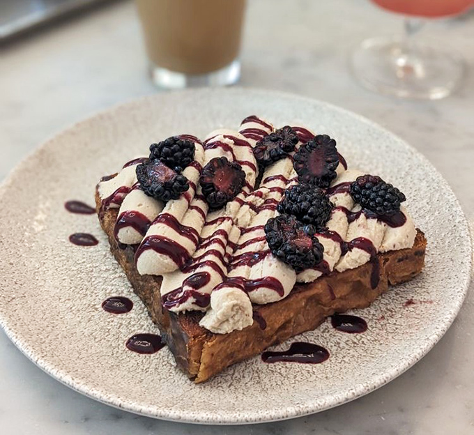 Mascarpone toast with blackberries &ndash; where breakfast meets dessert in a romance so perfect it deserves its own Netflix series.