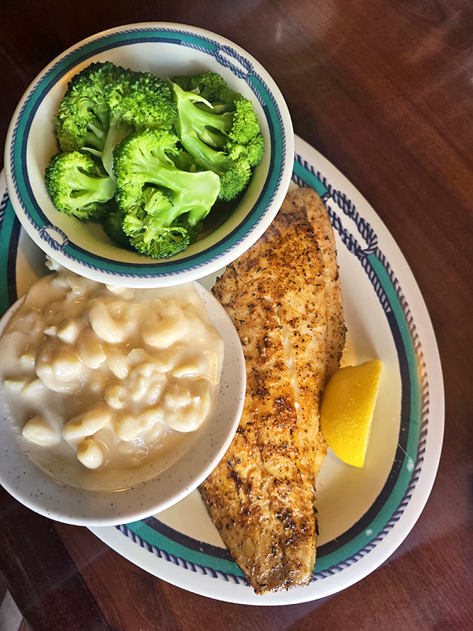 A perfectly blackened salmon flanked by creamy mac and cheese and vibrant broccoli&mdash;the holy trinity of comfort food.