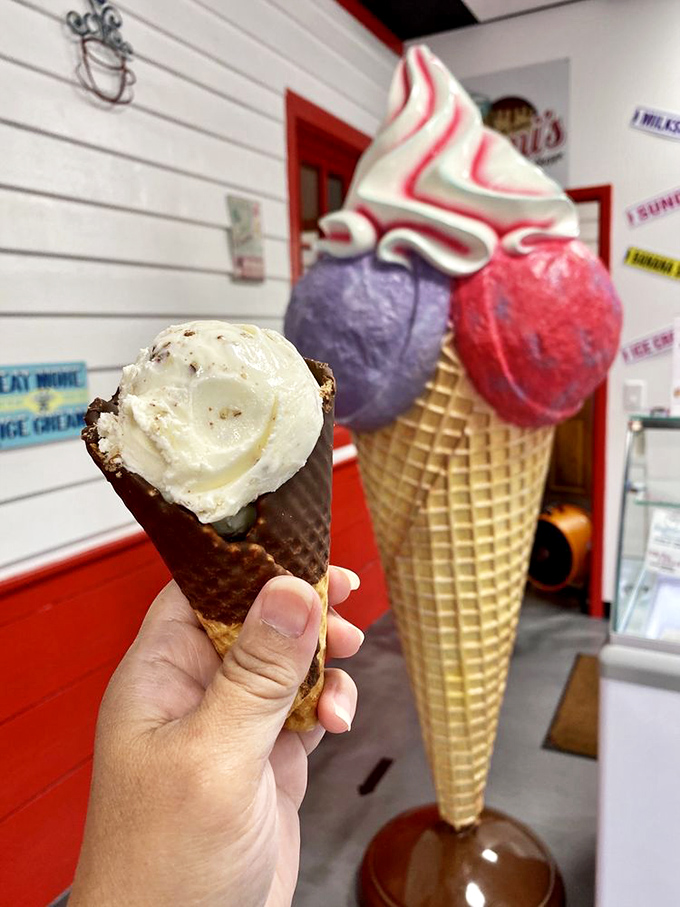 A perfectly swirled cone against the backdrop of Mimi's giant ice cream sculpture&mdash;it's like taking a selfie with a celebrity.