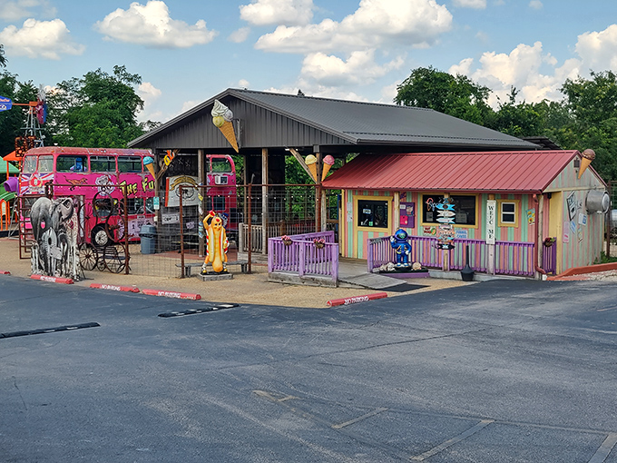 Ice cream, bright colors, and a pink bus &ndash; this corner of Uranus looks like what would happen if Willy Wonka designed a food truck park.