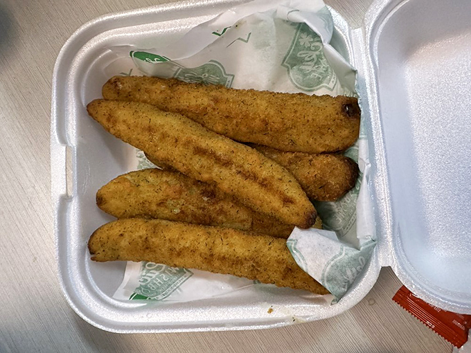 Golden-fried pickle spears that deliver the perfect crunch-to-tang ratio. The ideal sidekick to that legendary chicken.
