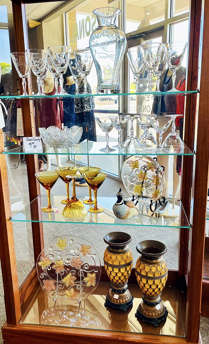 Crystal and glassware that would make your cocktail hour sparkle with vintage charm. These glasses have probably toasted more celebrations than we can imagine. 