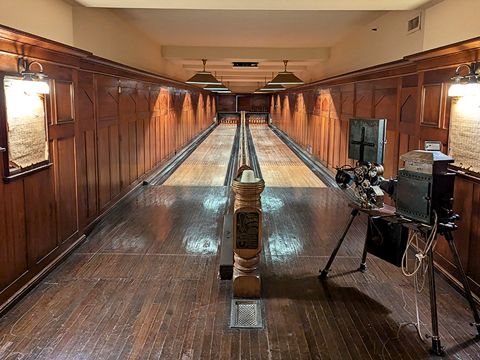 A bowling alley so elegant you'd feel underdressed in anything less than a smoking jacket. Strike in style, spare no expense.