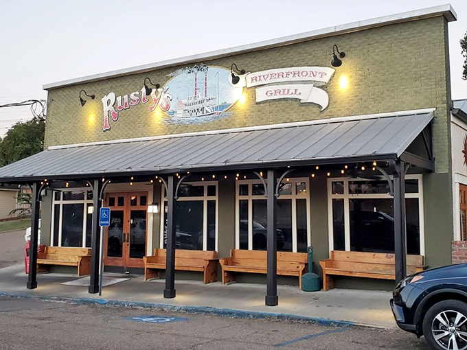 Rusty's serves up Mississippi River views alongside catfish that actually tastes like it should, imagine that.