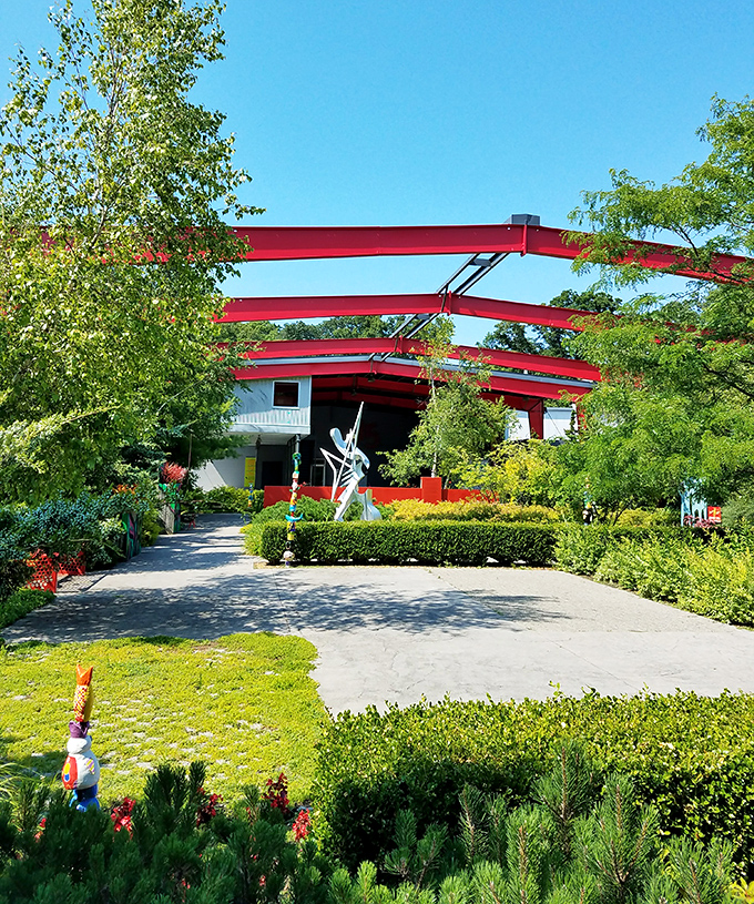 The Saugatuck Center for the Arts brings culture to the lakeside with bold architecture and bolder programming.