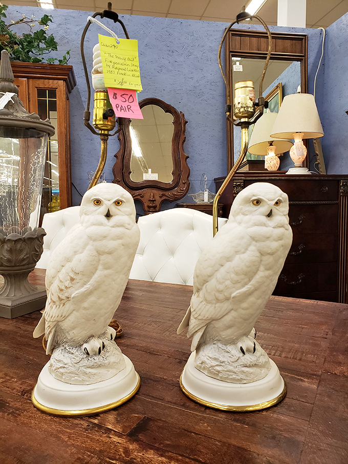 These snowy owl lamps are judging your decor choices with their amber eyes. Harry Potter's Hedwig has multiplied!