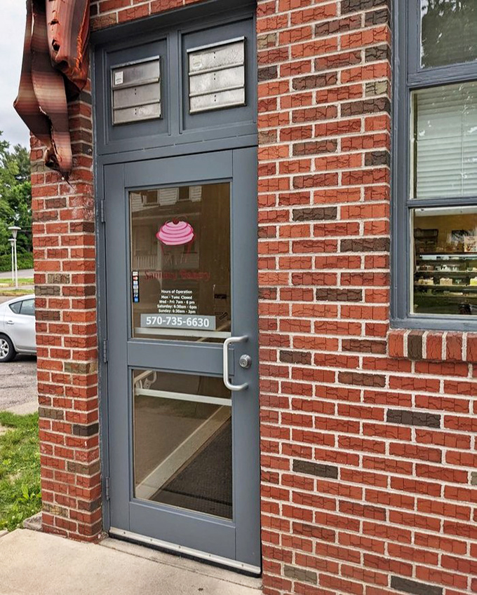 The entrance may be modest, but that pink cupcake decal on the door is like a secret handshake&mdash;you're about to enter somewhere special.
