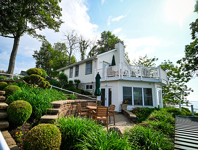 The Lakehouse Inn offers lakefront views that make hotel room televisions completely irrelevant. Why watch travel shows when you're living in one?