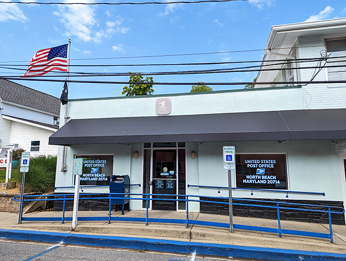 The post office&mdash;where small-town America still means something. In North Beach, even sending mail feels like a community event.
