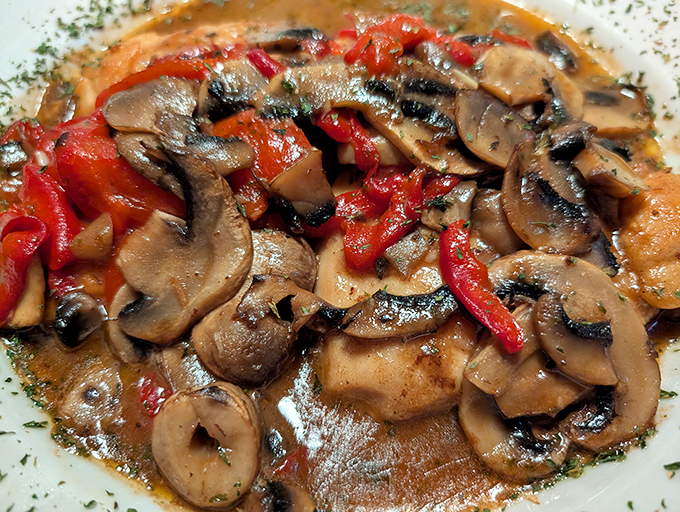 When mushrooms, peppers and chicken come together in a sauce this good, you'll forget you're twirling pasta and not accepting an award.