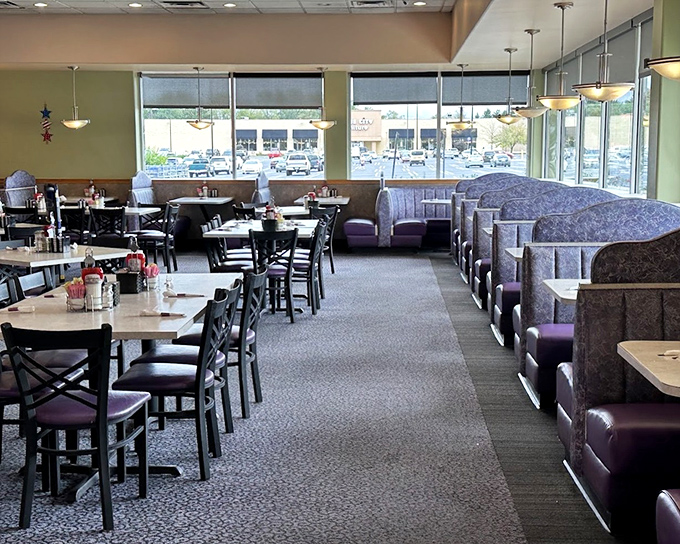 The dining room where breakfast dreams come true. Notice how the booths are positioned for maximum pancake-to-mouth efficiency. 