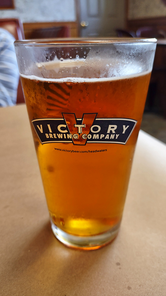 Victory Brewing Company's amber ale provides the perfect counterpoint to rich seafood flavors&mdash;crisp, refreshing, and locally appropriate.