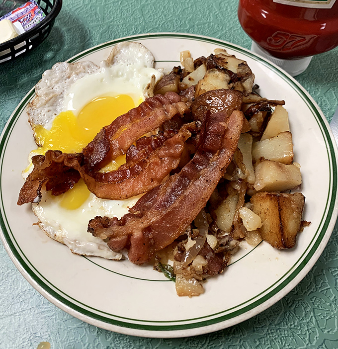 The breakfast plate that answers the eternal question: why choose when you can have both?