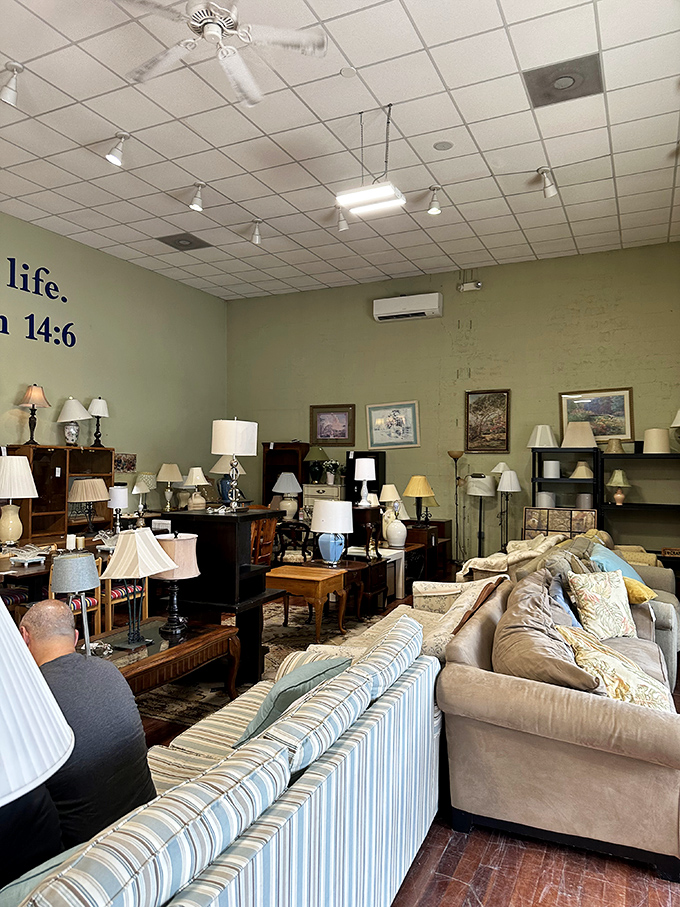 Lamp lovers, rejoice! This corner could illuminate your home d&eacute;cor dreams without darkening your wallet. That blue ceramic base is practically winking at you.