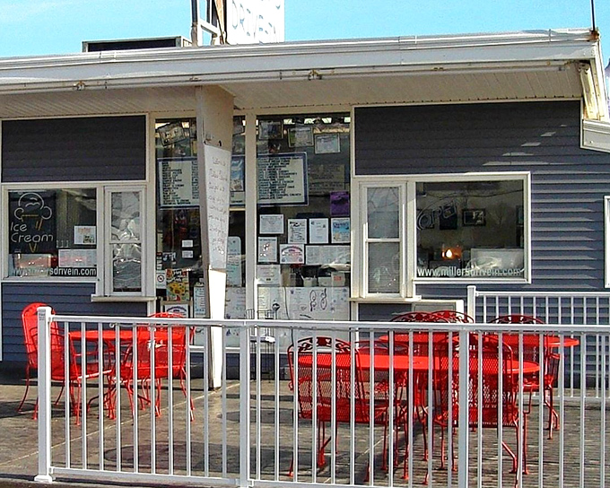 Summer evenings were made for places like this, where good food and small-town charm create perfect memories.