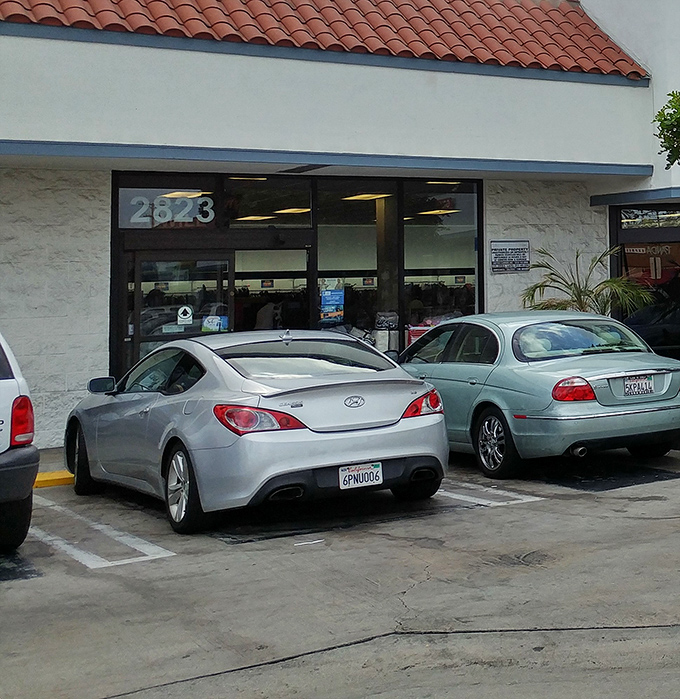 The address that savvy shoppers have memorized – 2823 S Figueroa – where fashion emergencies and budget constraints find their happy resolution.