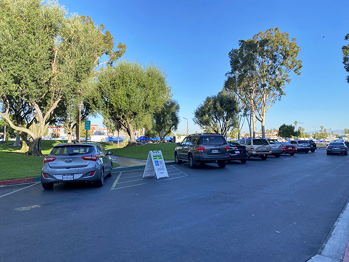 Prime parking spots fill early. Savvy shoppers know to arrive with the sun if they want both a good space and first pick of the merchandise.