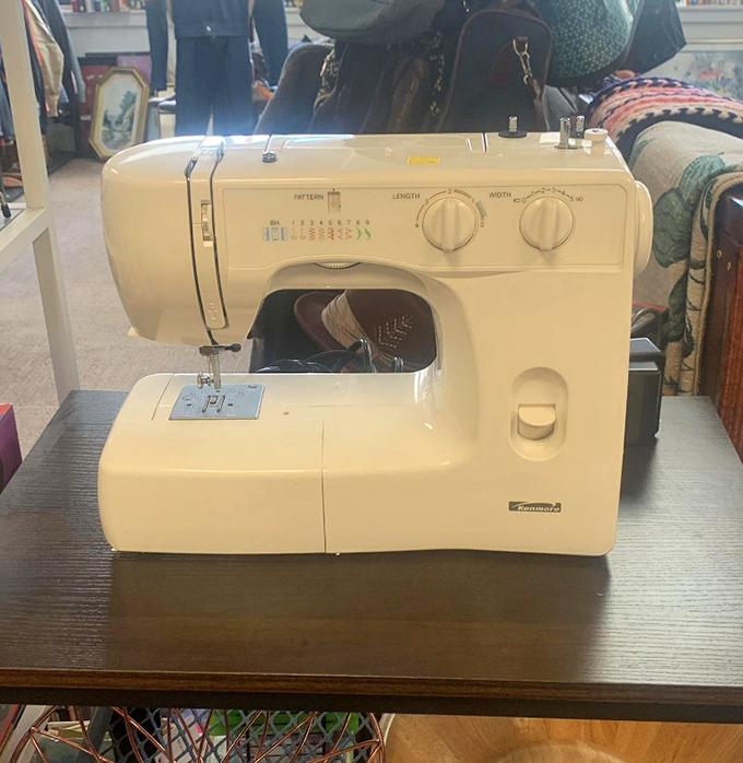 Stitch together savings with this pristine Kenmore. Perfect for mending, creating, or finally tackling that "someday" quilt project.