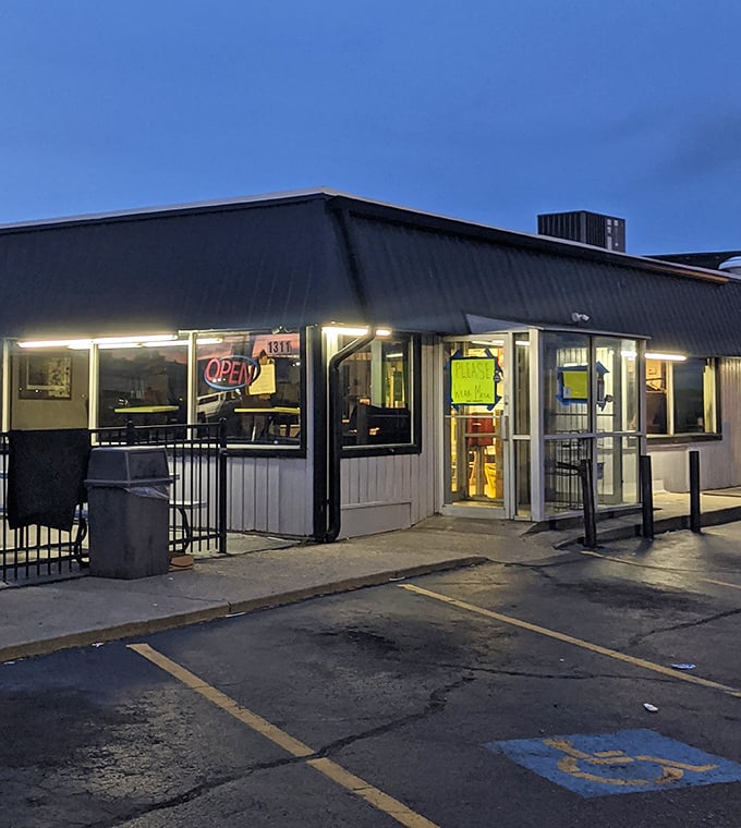 This no-frills spot with its simple storefront is where Columbia locals go when only perfect fried chicken will do.
