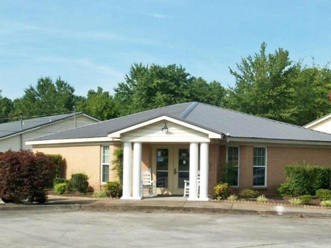 Cherokee Manor's brick facade blends beautifully with Centre's mountain foothills and natural beauty.