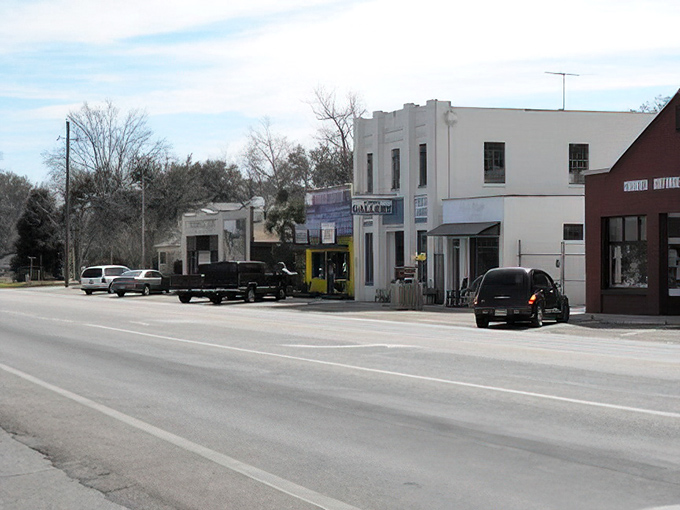 Small-town simplicity meets coastal charm, creating the perfect recipe for relaxation.