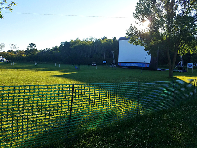 Field of dreams for film buffs! Oshkosh's inflatable screen awaits aviation enthusiasts, where movies and sunshine create the perfect summer cocktail.