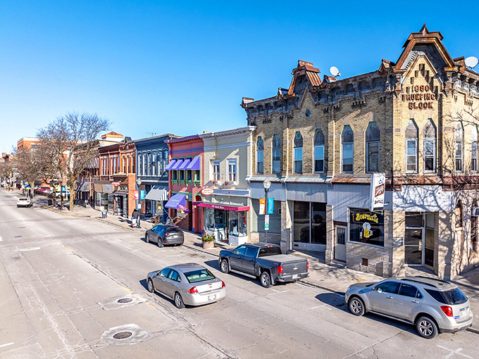Fond du Lac's downtown architecture tells stories of the past, while its affordable living costs help you plan for your future.