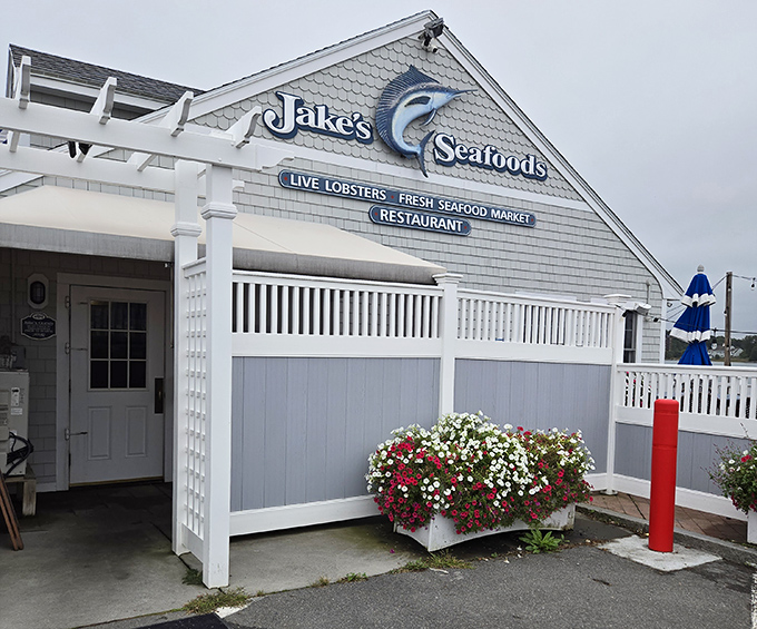 Jake's Seafood Restaurant: New England charm in architectural form. Those flower boxes say "welcome" before you even taste the chowder.